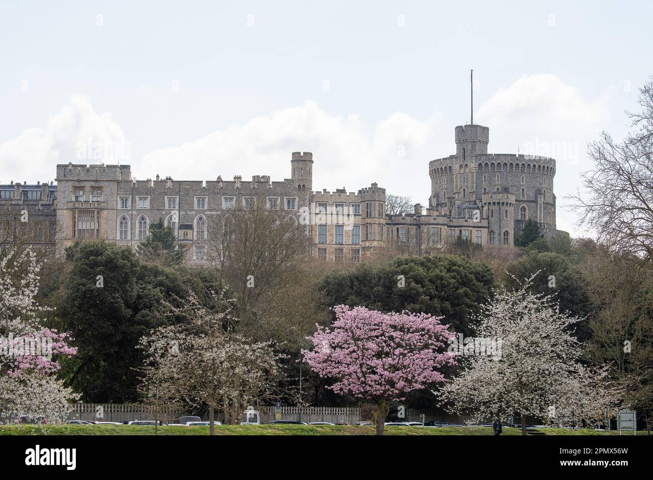Windsor castle spring night hi-res stock photography and images - Alamy