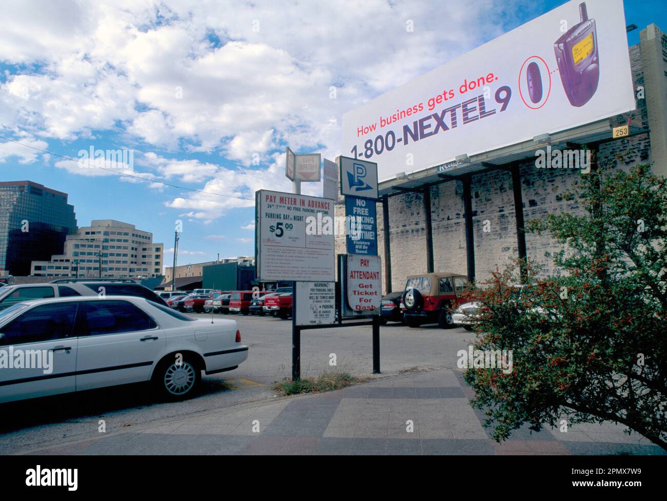 Parking lot advertising hi-res stock photography and images - Alamy