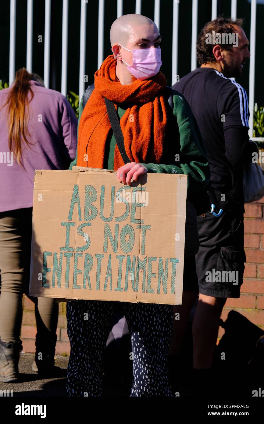 14 minute delay hi-res stock photography and images - Alamy