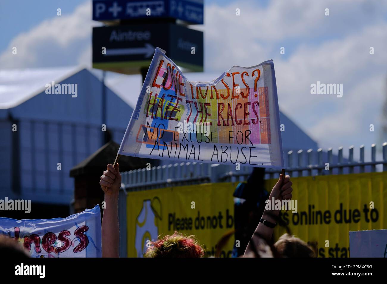 14 minute delay hi-res stock photography and images - Alamy