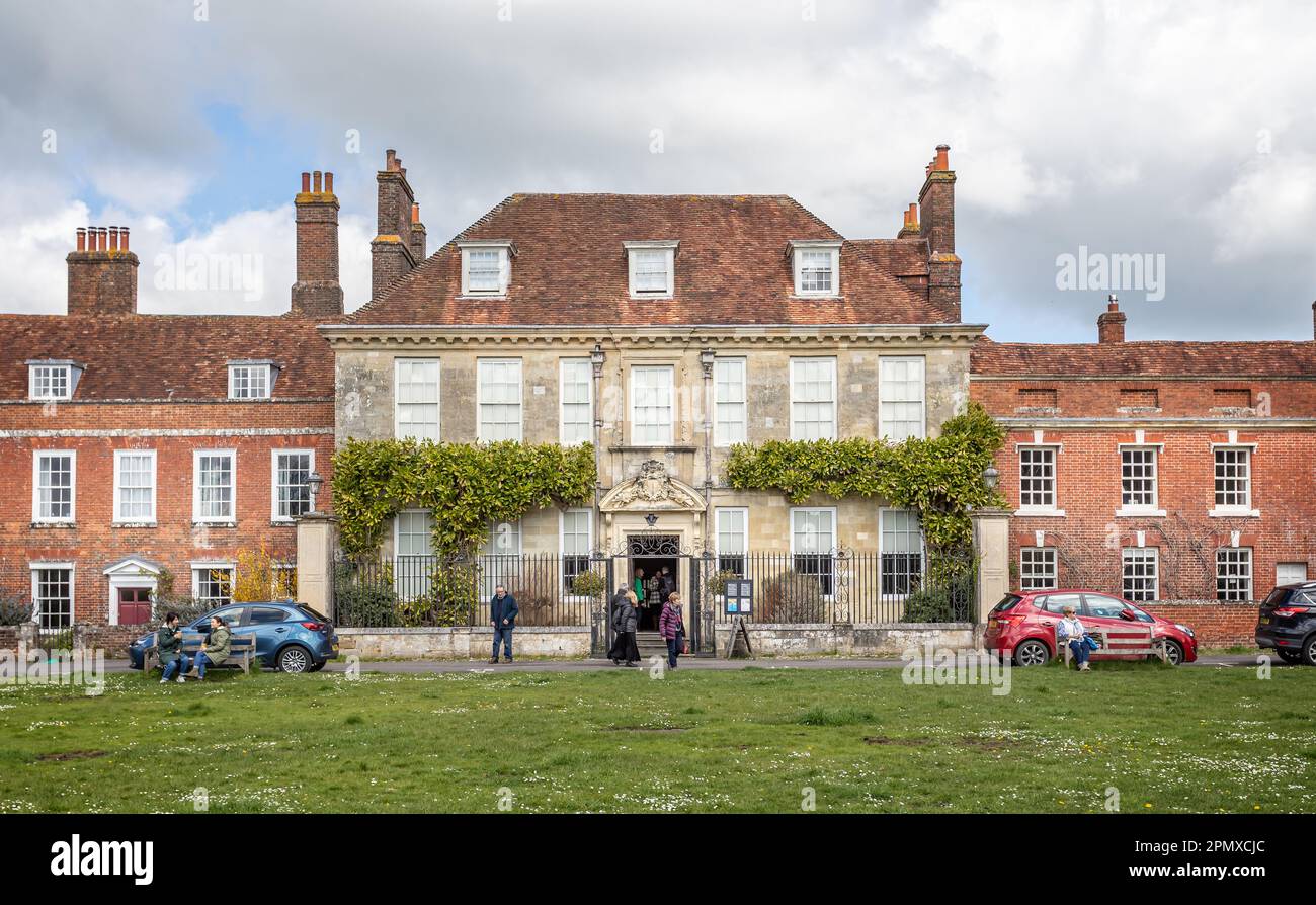Historic Mompesson House in Choristers Square, beside Salisbury ...