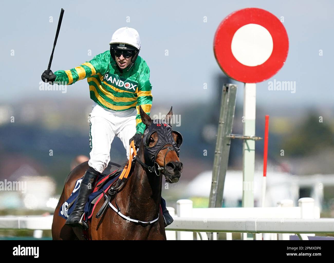 Sire Du Berlais Ridden By Mark Walsh Win The Jrl Group Liverpool Hurdle