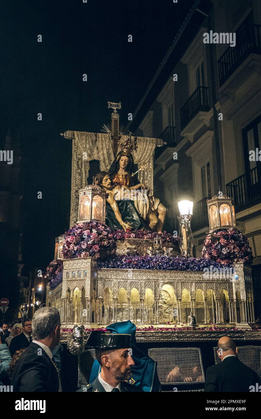 Procession la macarena sevilla hi-res stock photography and images - Alamy