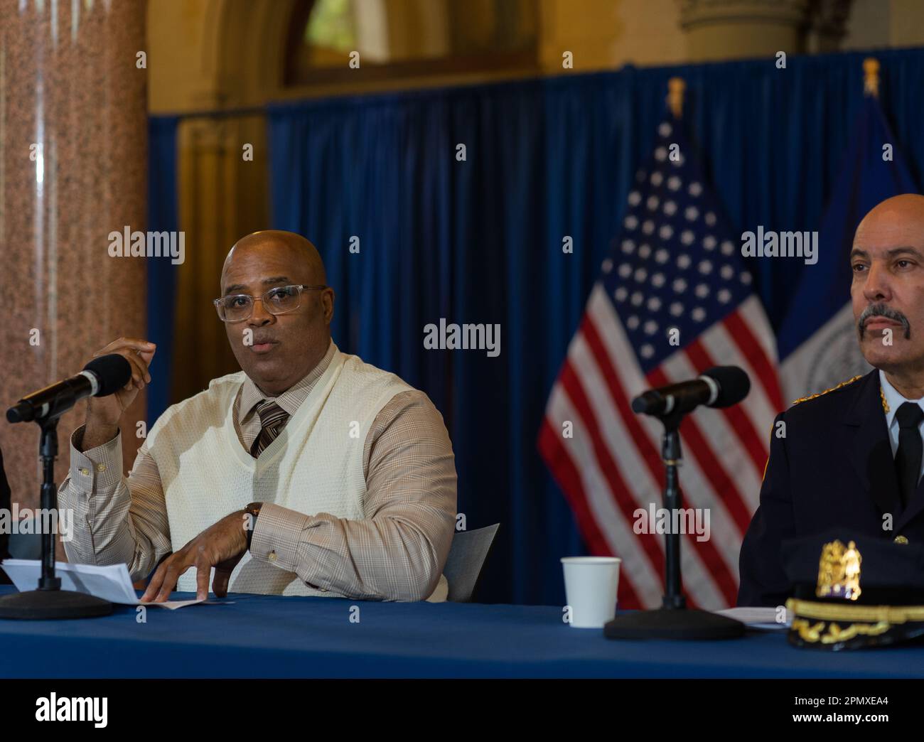 Nypd chief chell hi-res stock photography and images - Alamy