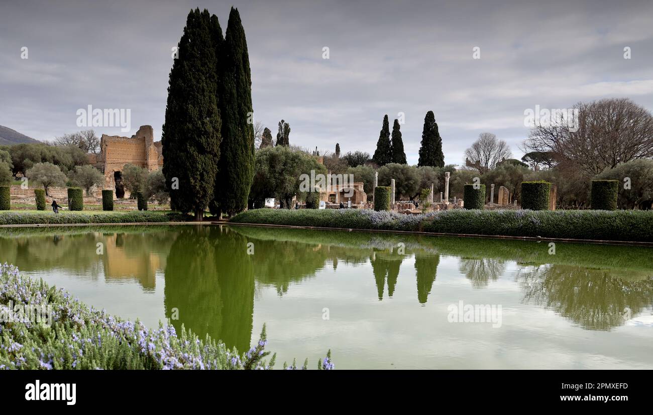 The Pecile of Villa Adriana in Tivoli, Rome Stock Photo - Alamy