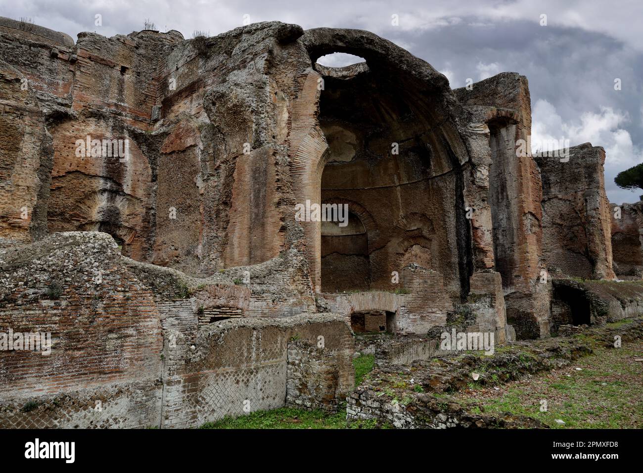 The Baths of Hadrian's Villa in Tivoli, Rome Stock Photo - Alamy