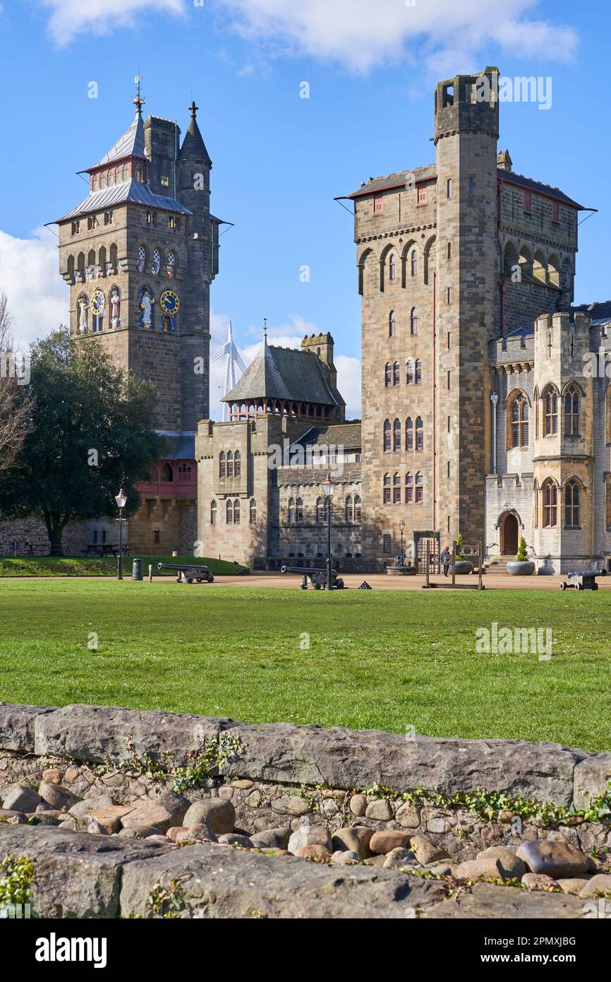 Visit cardiff castle hi-res stock photography and images - Alamy