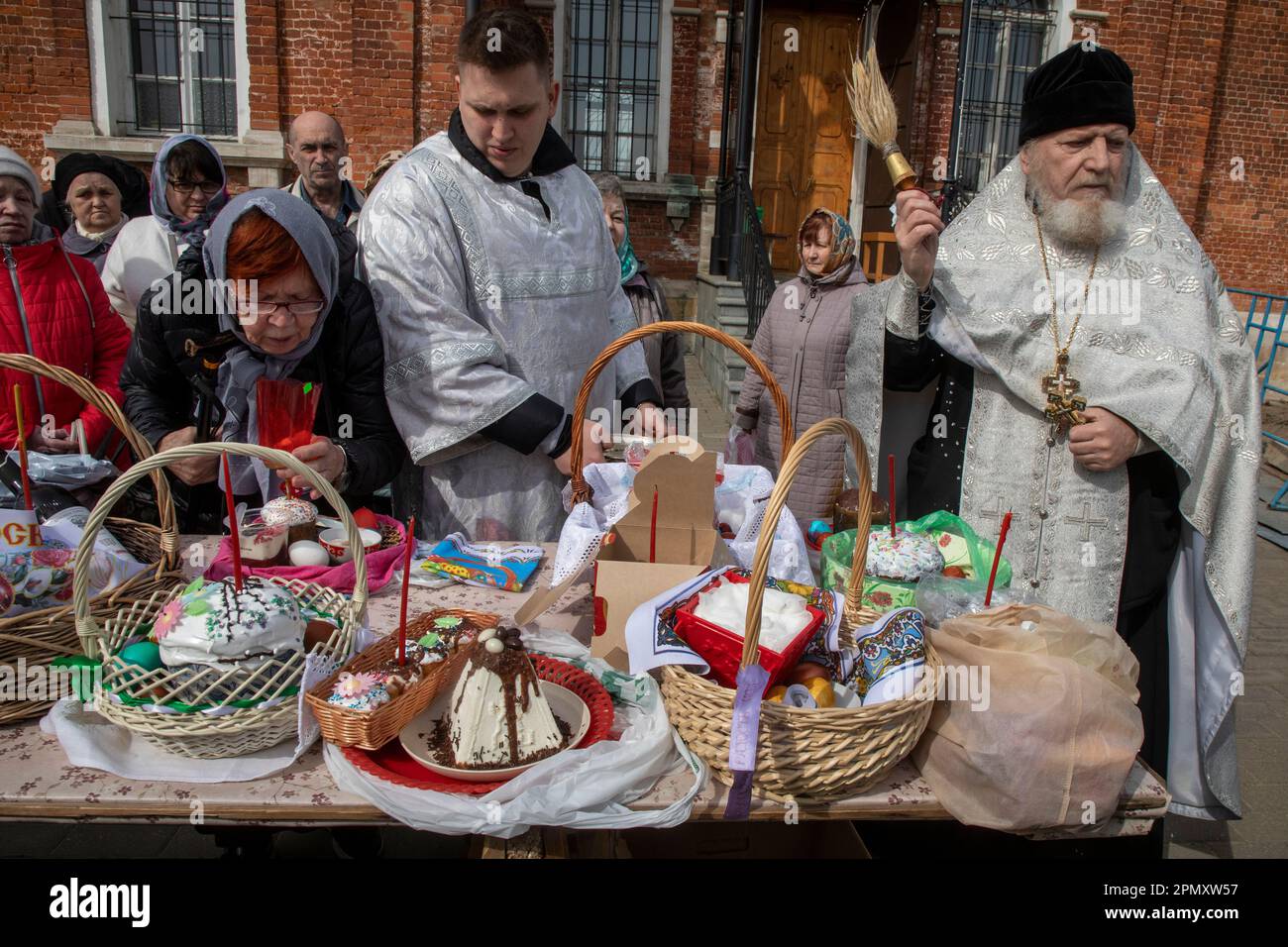 Moscow, Russia. 15th of April, 2023. A priest blesses traditional ...