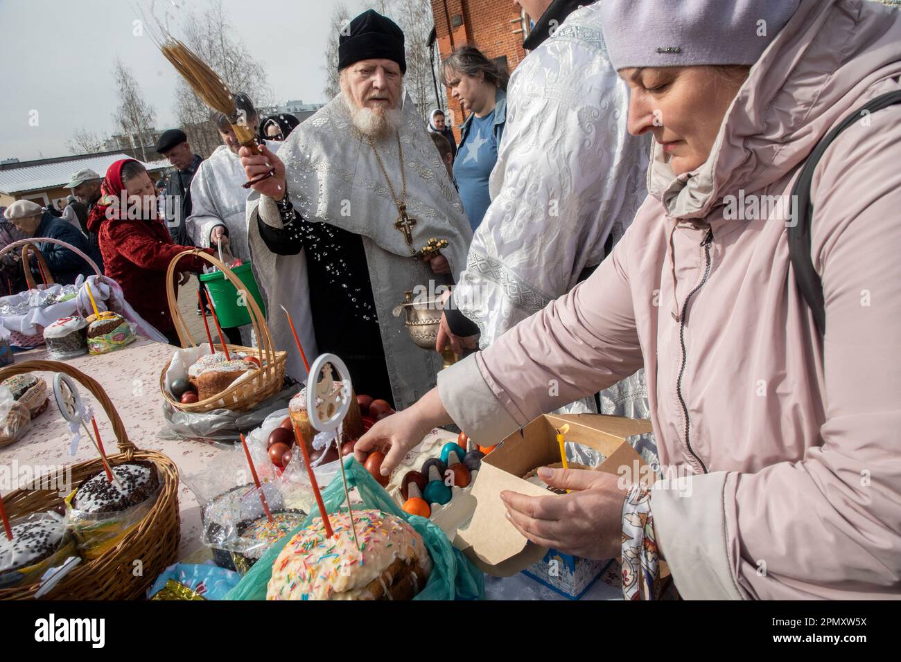 Moscow, Russia. 15th of April, 2023. A priest blesses traditional ...