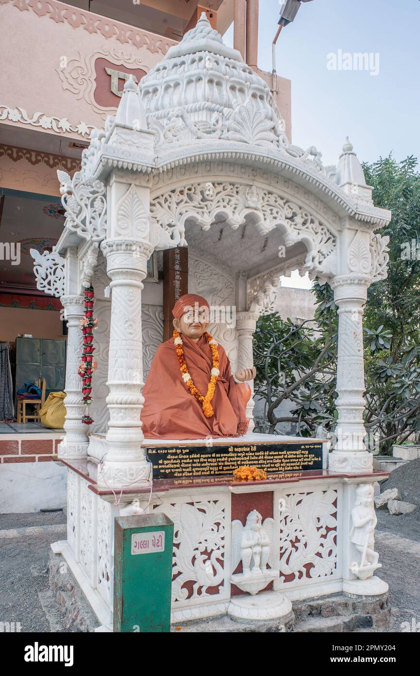01 07 2009 Statyue of Gunatitanand Swami at Vintage Old Swaminarayan ...
