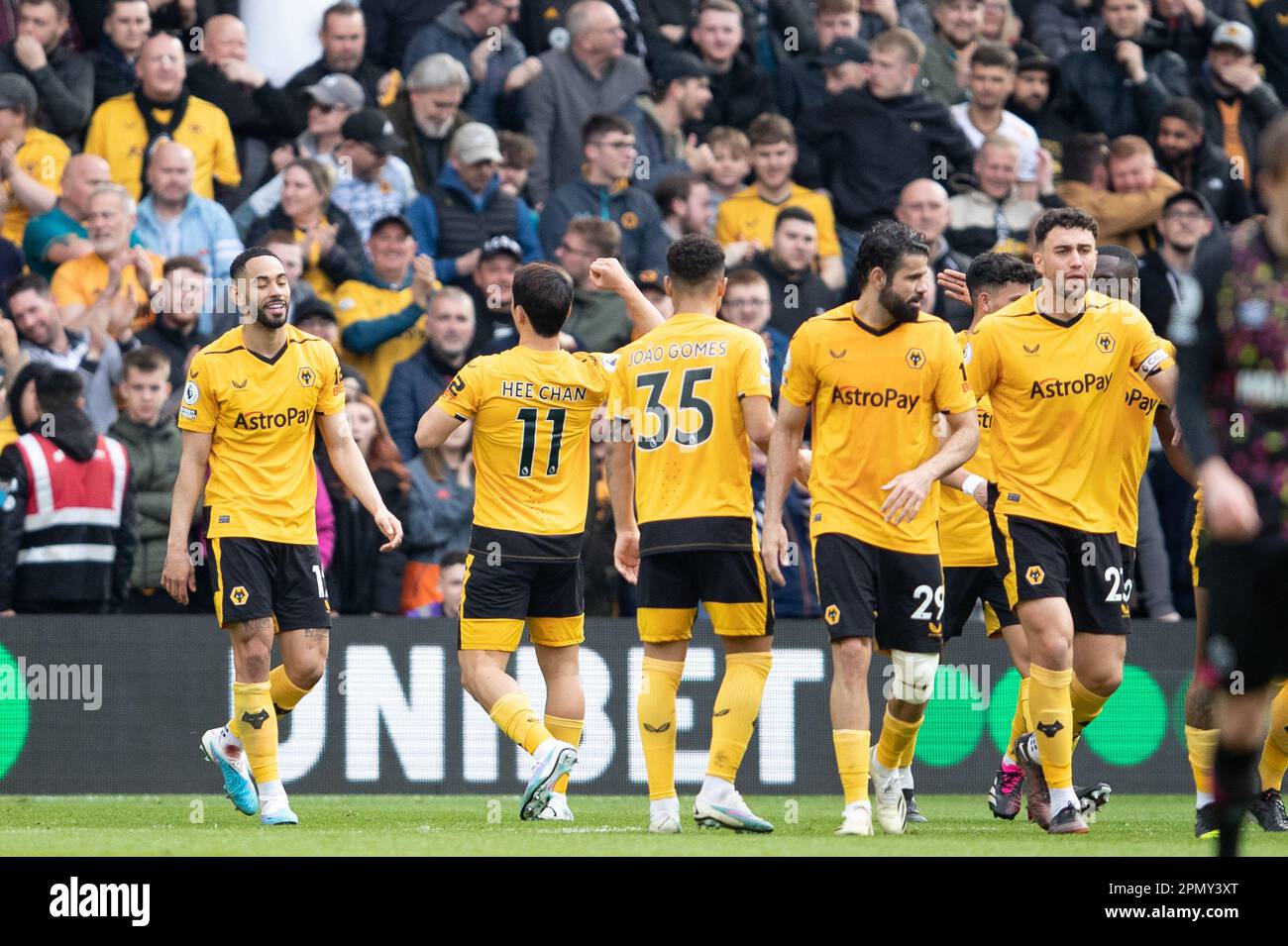Hwang Hee-chan of Wolves (11) and teammates celebrate scoring their ...