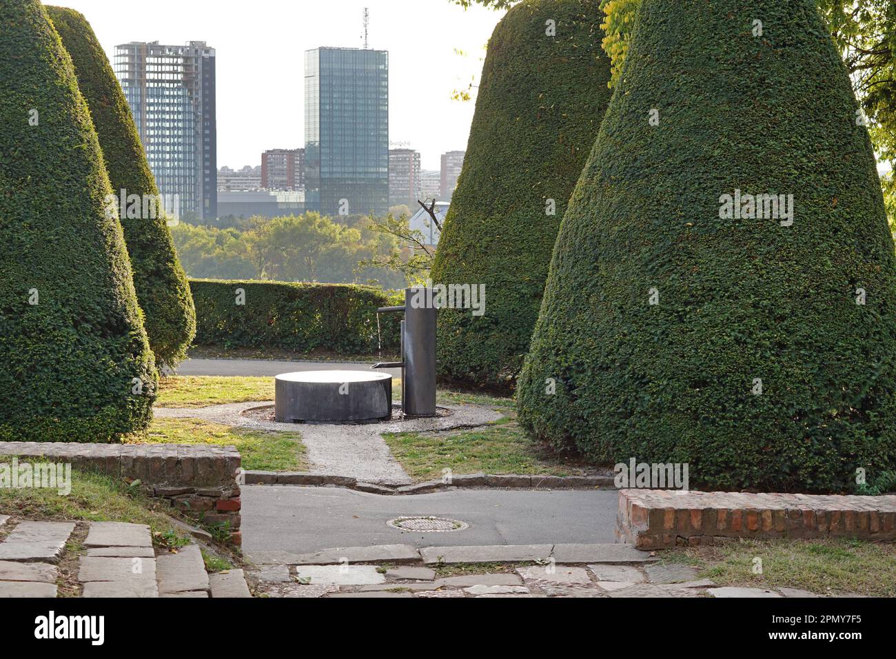Japanese style water fountain hi-res stock photography and images - Alamy