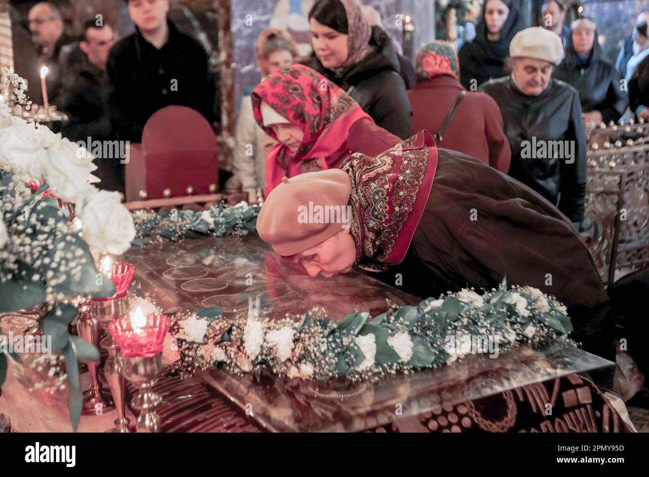 Orthodox kissing an icon hi-res stock photography and images - Alamy