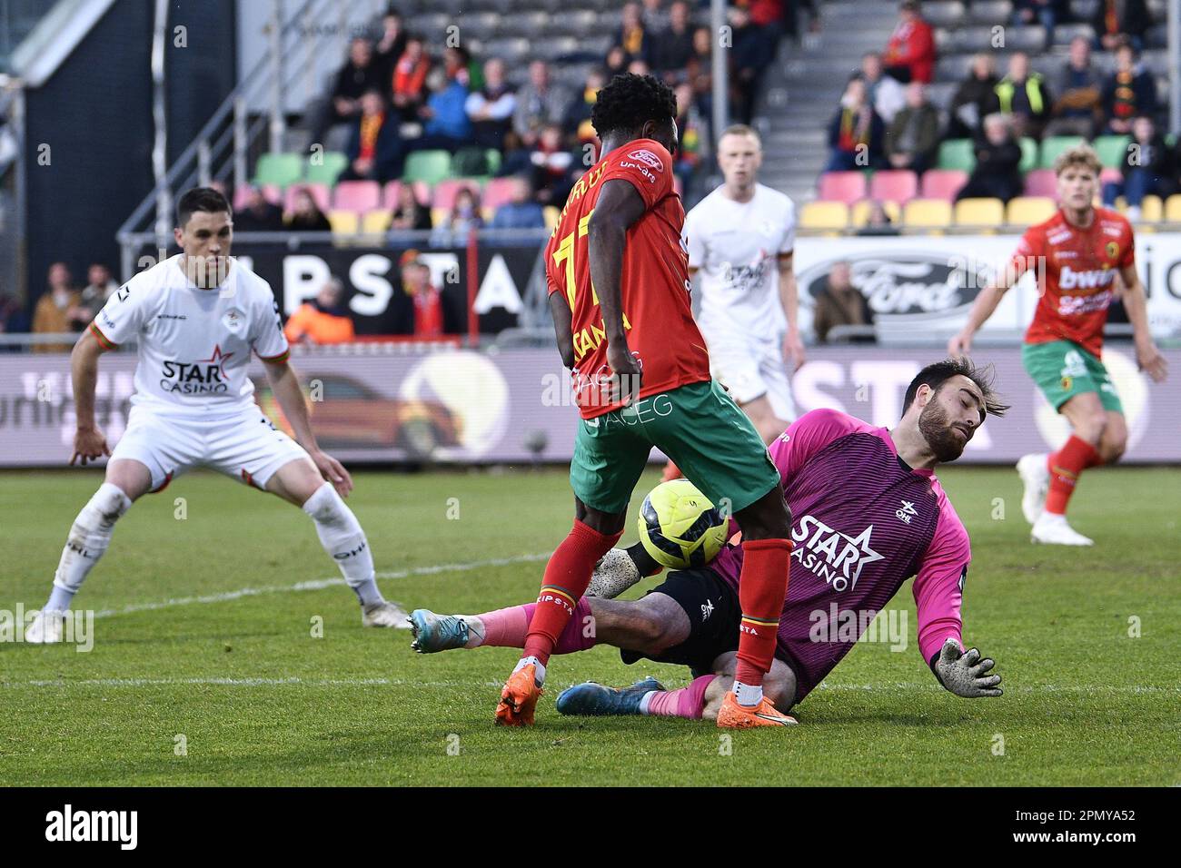 Goalkeeper valentin cojocaru hi-res stock photography and images - Alamy
