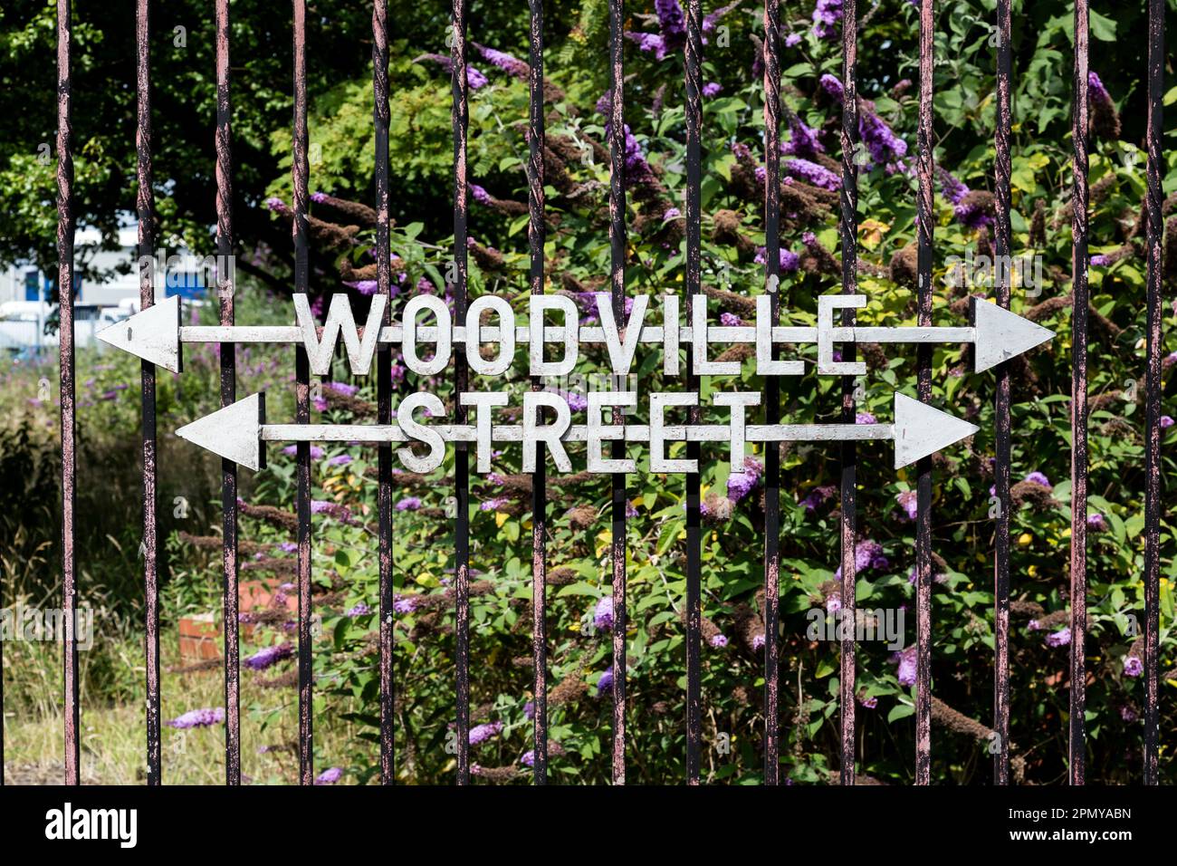 Street name uk hi-res stock photography and images - Alamy