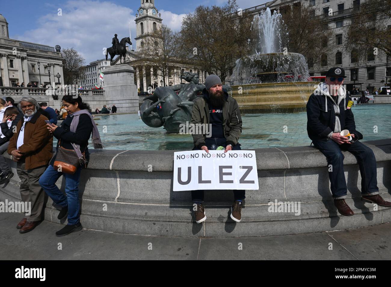 London, UK. 2023-04-15. Protesters hold up anti-ULEZ signs against Khan ...