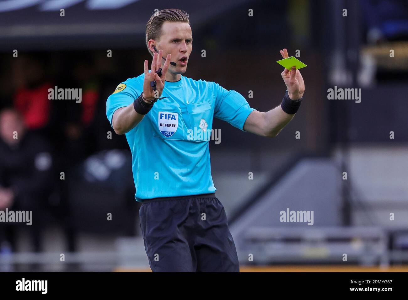 Annuliert die gelbe karte hi-res stock photography and images - Alamy