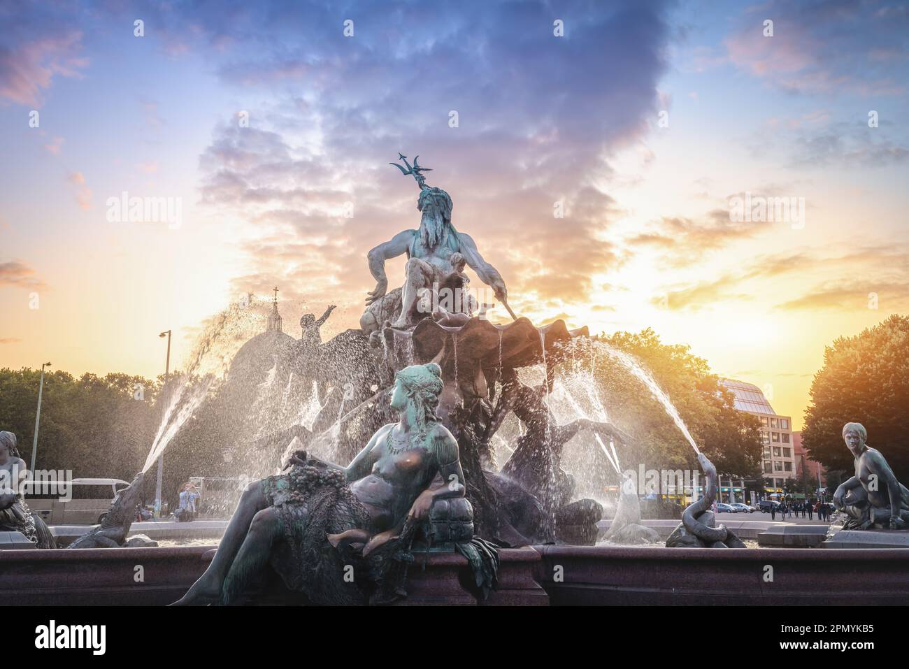 Neptune Fountain at sunset - Berlin, Germany Stock Photo - Alamy