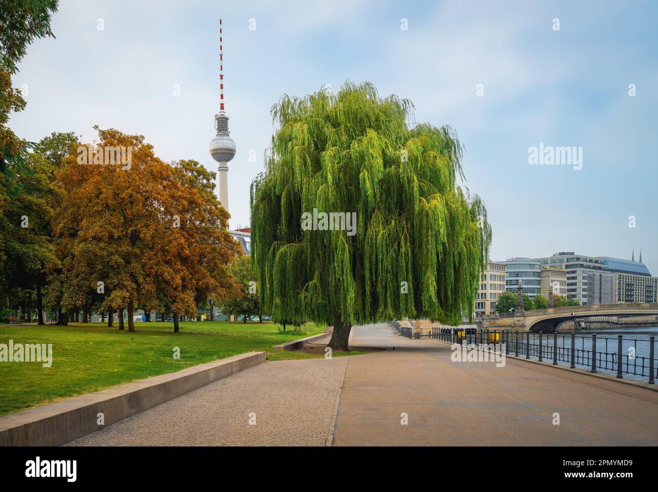 Spree River Promenade at James Simon Park with TV Tower (Fernsehturm ...