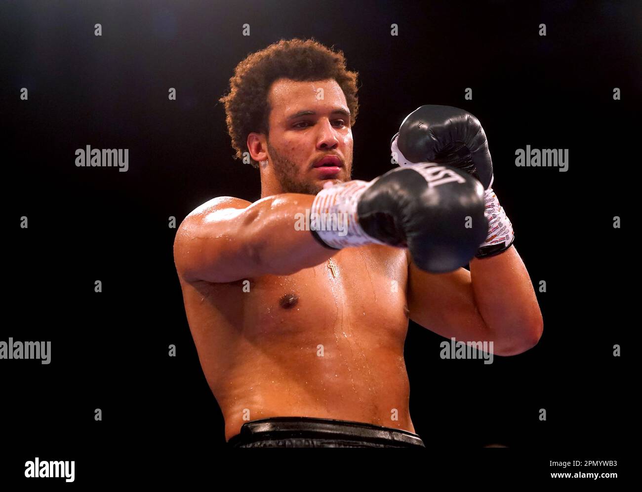 Moses Itauma celebrates after beating Kostiantyn Dovbyshchenko to win ...