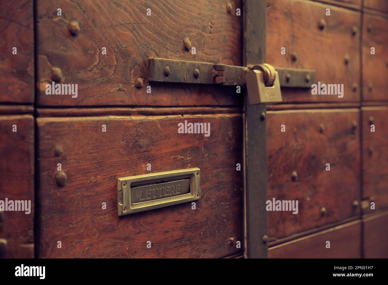 Old wooden door with post opening Stock Photo - Alamy