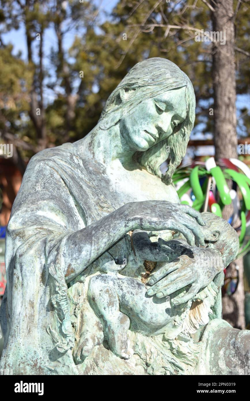 Sedona, AZ USA 1/13/2023. Son Silver West Galleries. Beautiful vintage ...