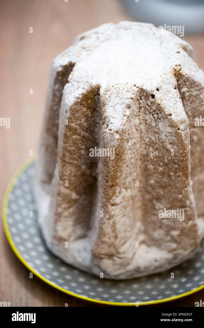 Pandoro hi-res stock photography and images - Alamy