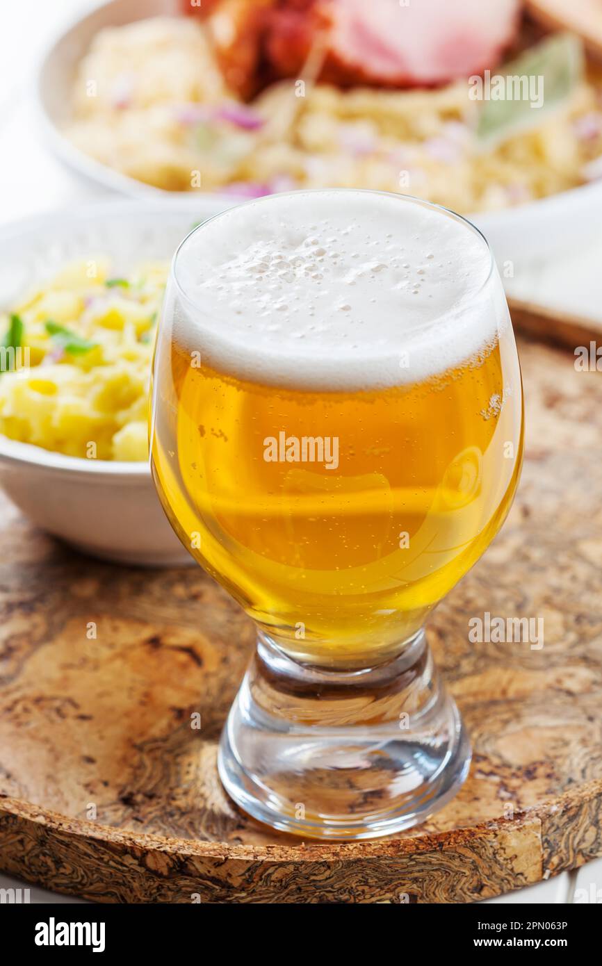 Beer with dinner hi-res stock photography and images - Alamy