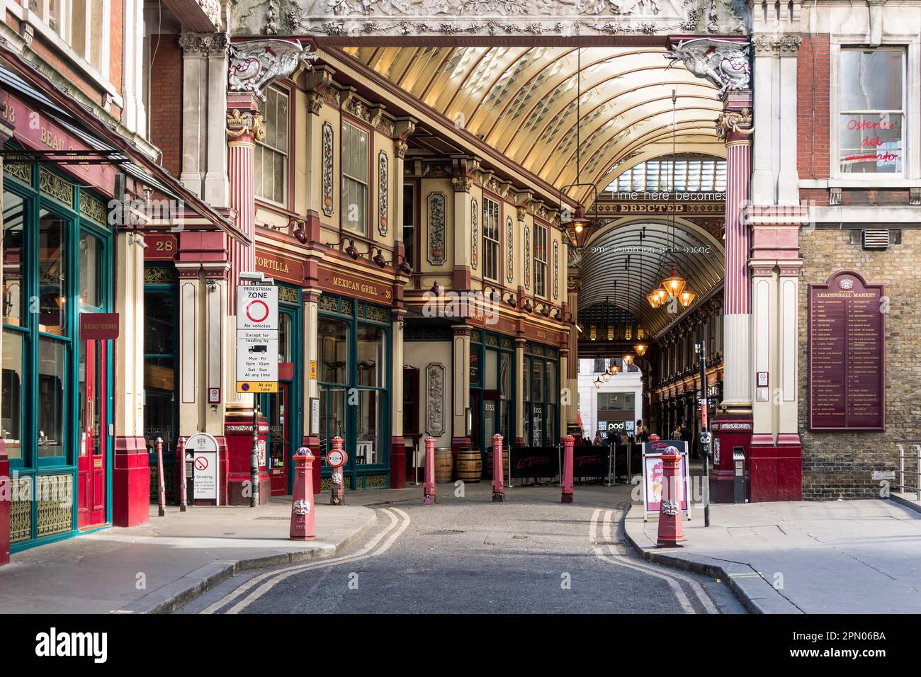 View ancient arcade building hi-res stock photography and images - Alamy