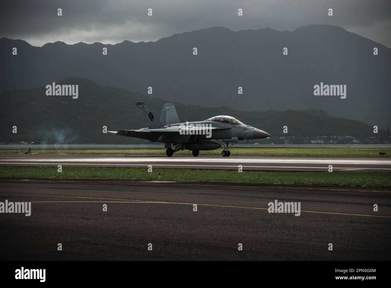 Usmc aircraft maintenance hi-res stock photography and images - Alamy