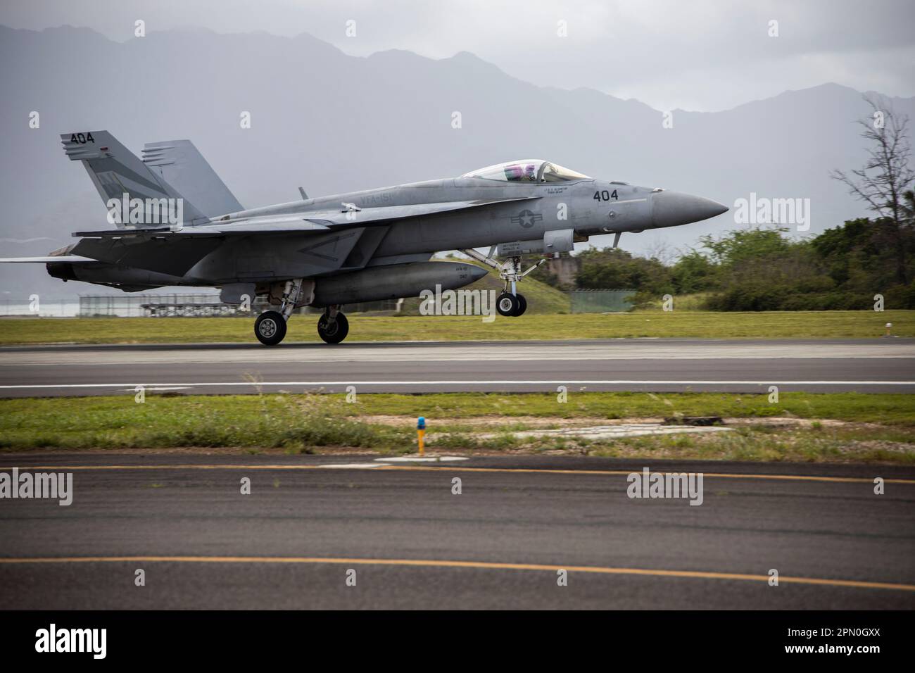 A U.S. Navy F/A-18F Super Hornet, assigned to Strike Fighter Squadron ...