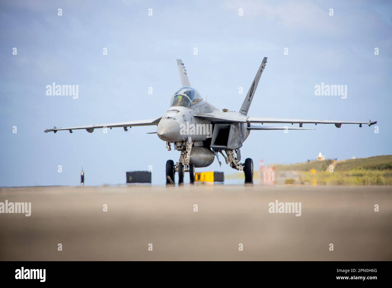 A U.S. Navy F/A-18F Super Hornet, assigned to Strike Fighter Squadron ...