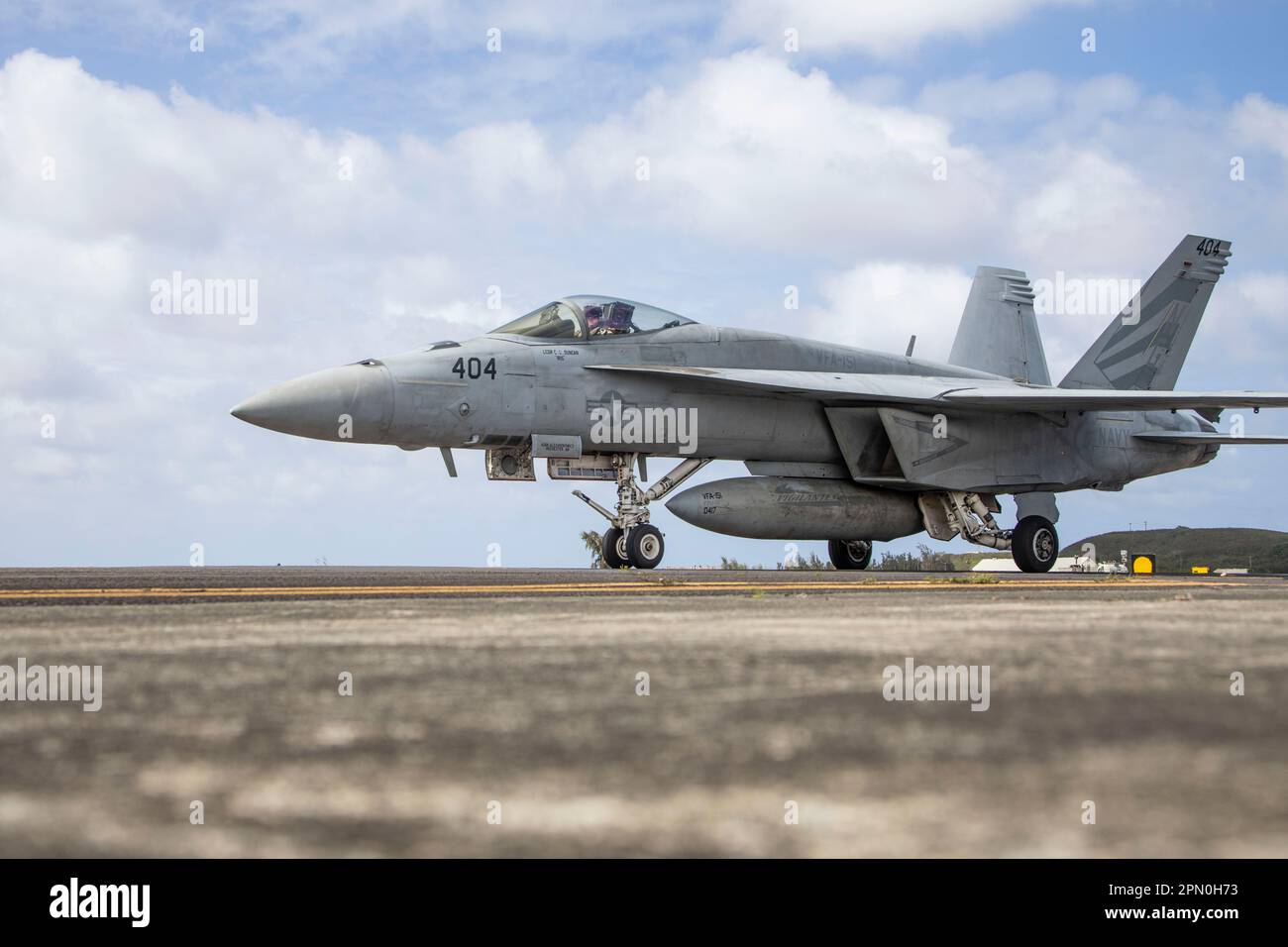A U.S. Navy F/A-18F Super Hornet, assigned to Strike Fighter Squadron ...