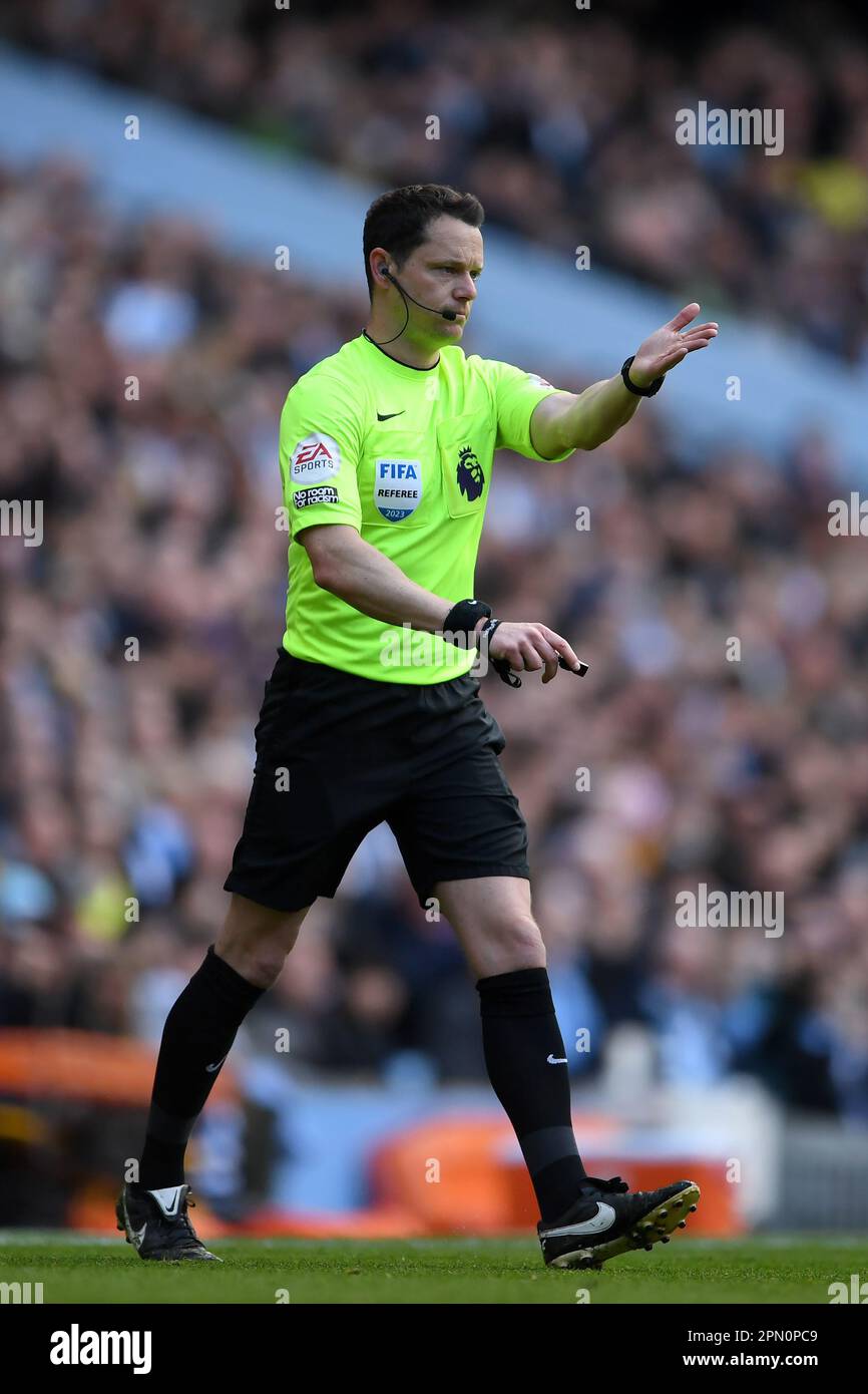 Darren england referee 2023 hi-res stock photography and images - Alamy
