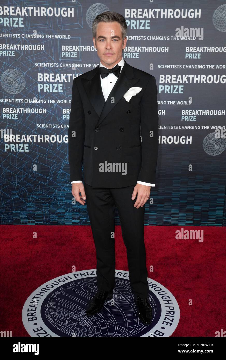 Chris Pine arrives at the ninth Breakthrough Prize ceremony on Saturday ...