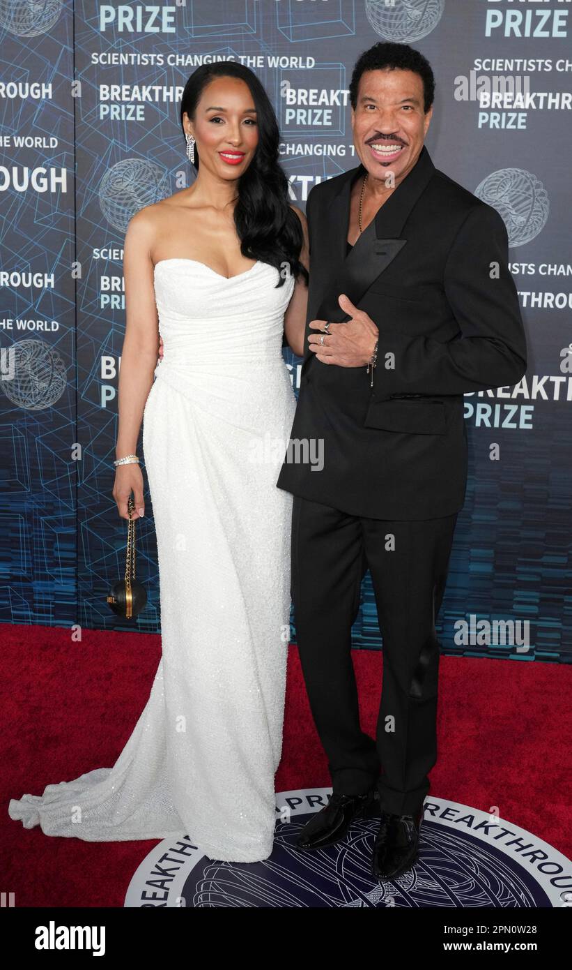 Lisa Parigi, left, and Lionel Richie arrive at the ninth Breakthrough ...