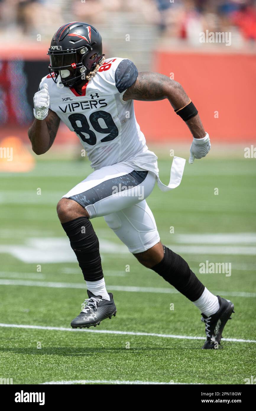 Tight end route hi-res stock photography and images - Alamy