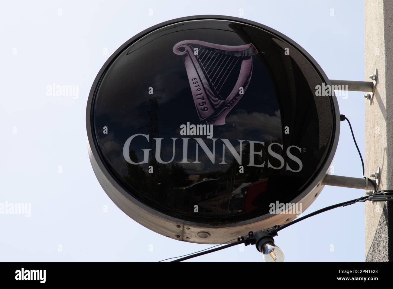 Guinness badge hi-res stock photography and images - Alamy