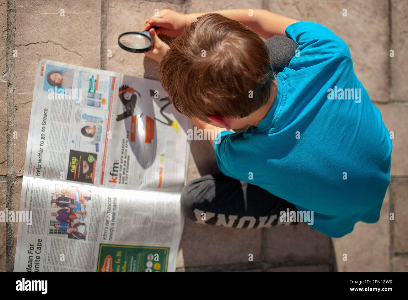 Setting paper alight hi-res stock photography and images - Alamy