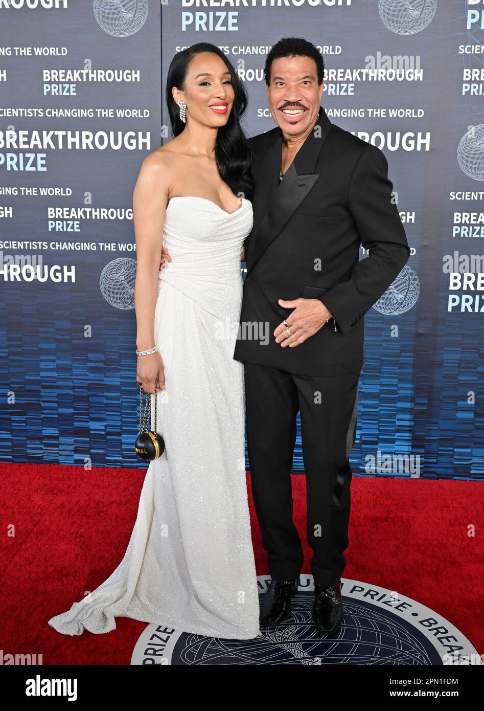 Lisa Parigi and Lionel Richie arriving at the 9th Annual Breakthrough ...