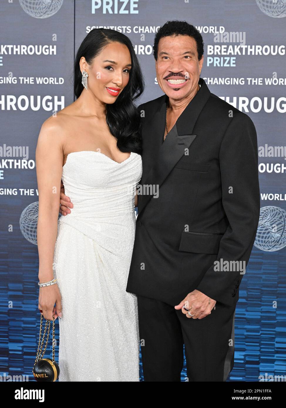 Lisa Parigi and Lionel Richie arriving at the 9th Annual Breakthrough ...