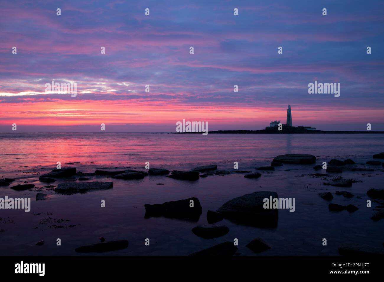 Long exposure at whitley bay hi-res stock photography and images - Alamy