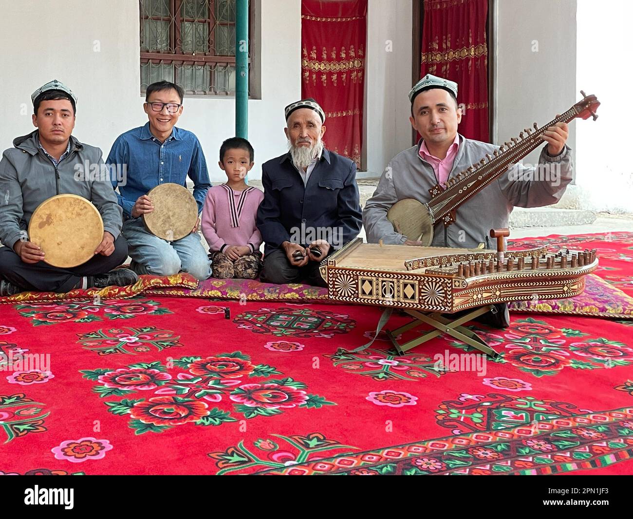 Documenting folk hi-res stock photography and images - Alamy