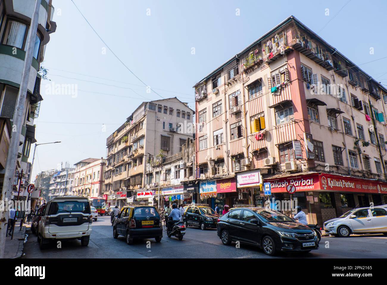 Colaba Causeway, Mumbai, India Stock Photo - Alamy