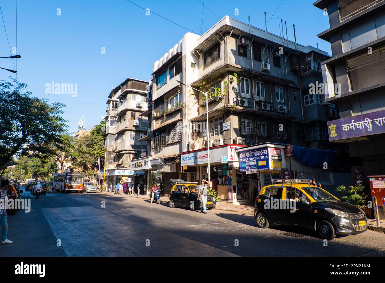 Colaba Causeway, Mumbai, India Stock Photo - Alamy