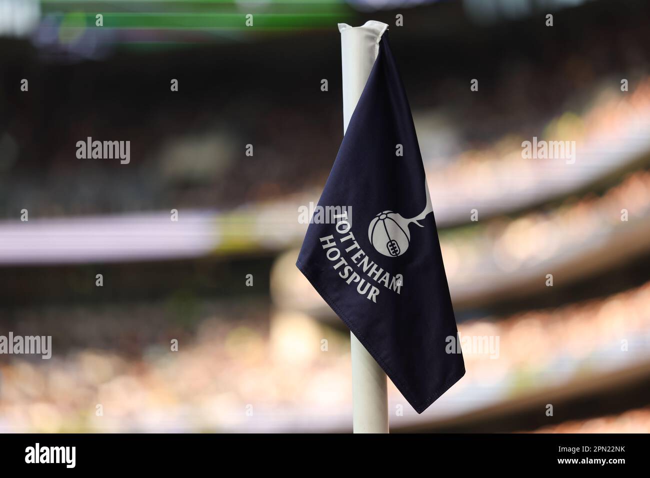 Tottenham hotspur stadium corner flag hi-res stock photography and ...