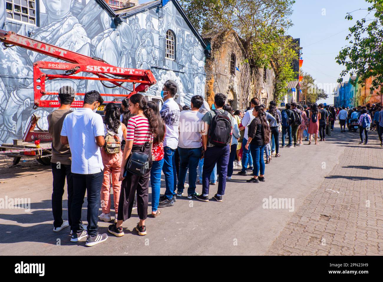 Queue to the temporary Sassoon Dock Art Project exhibition, Colaba ...