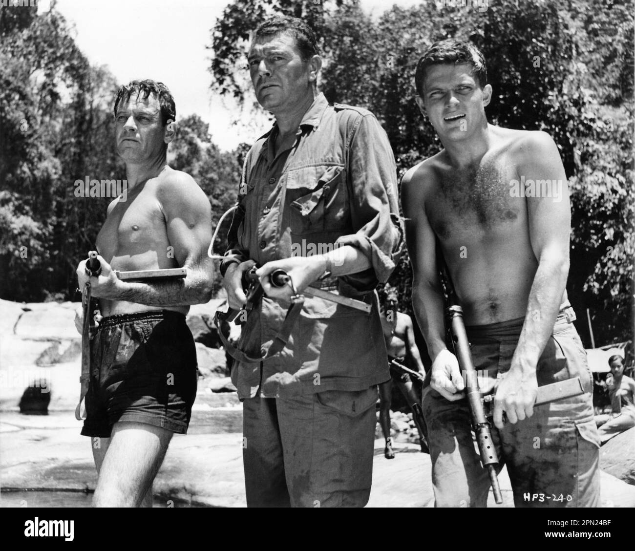 WILLIAM HOLDEN JACK HAWKINS and GEOFFREY HORNE in THE BRIDGE ON THE ...