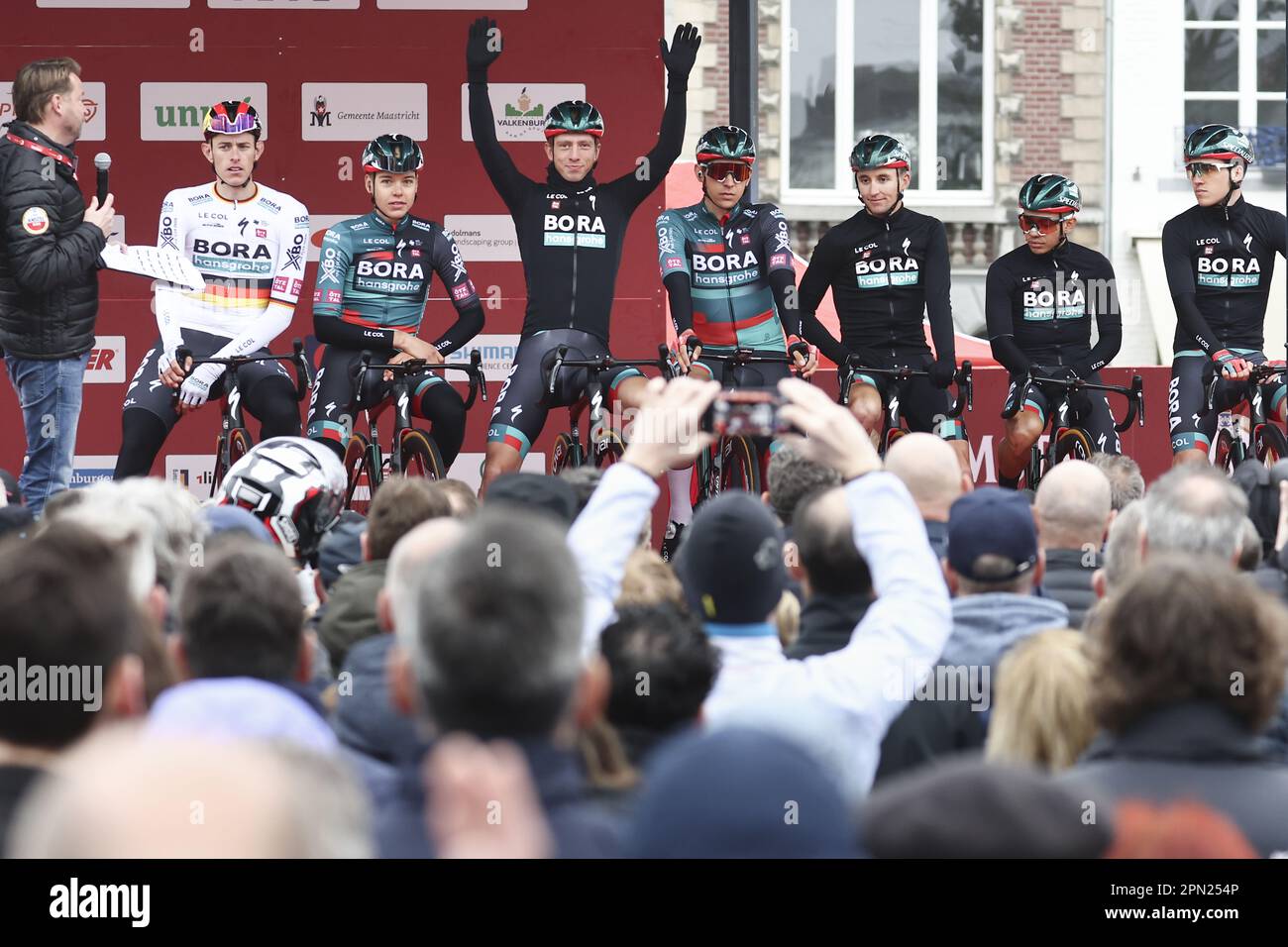 MAASTRICHT - Ide Schelling (M) prior to the start of the 57th Amstel ...