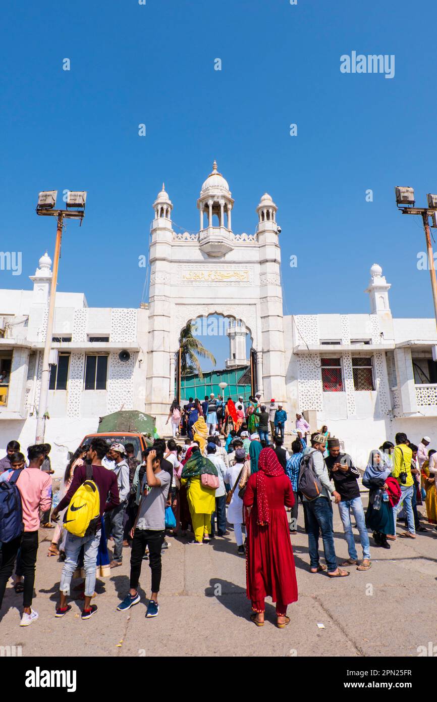 Haji Ali Dargah, Mumbai, India Stock Photo - Alamy